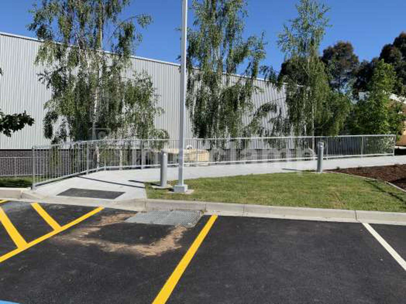 Interclamp Safety Barriers for Primary School Fall Protection