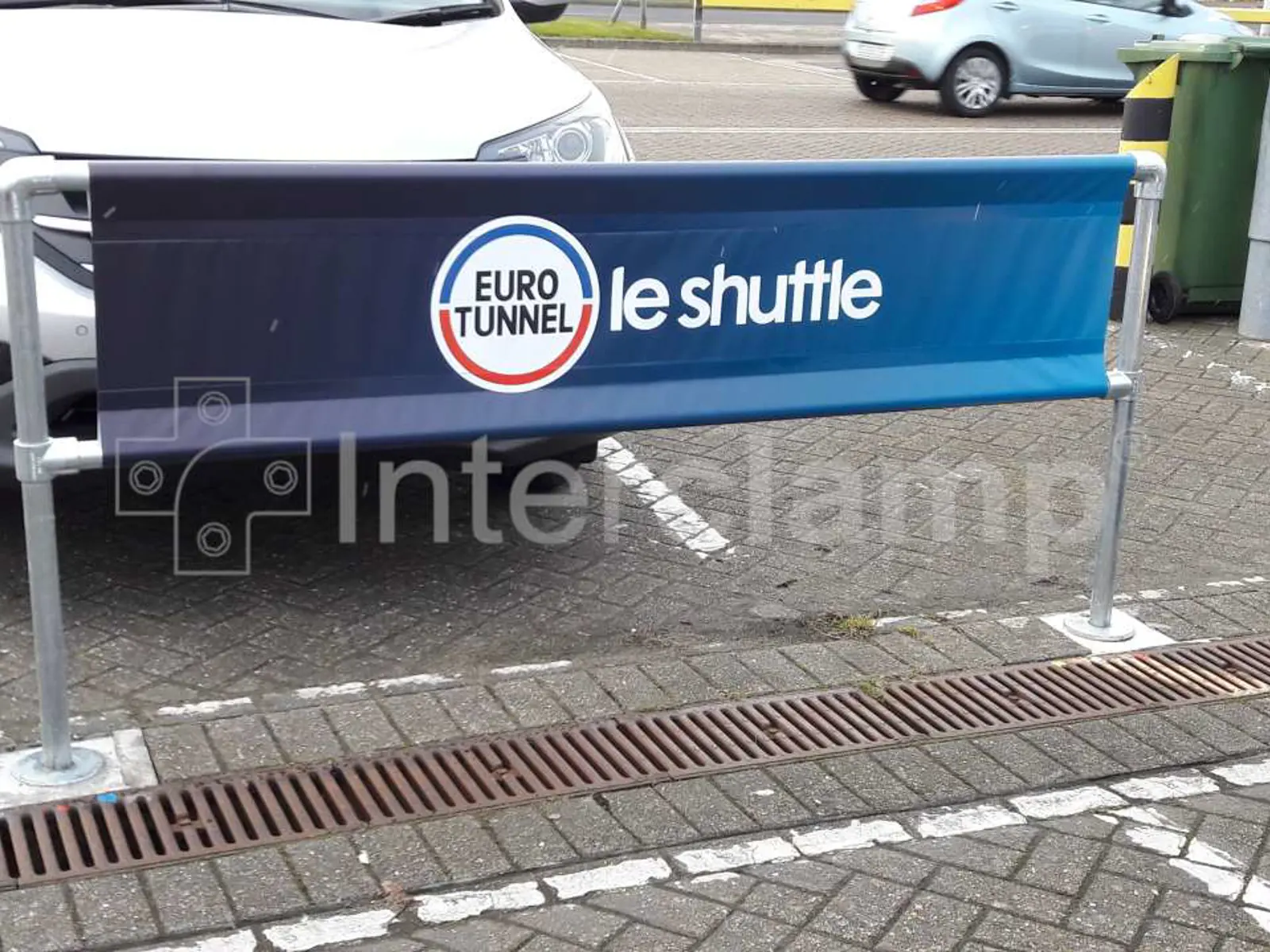 Interclamp Tube Clamp Signage and Banners