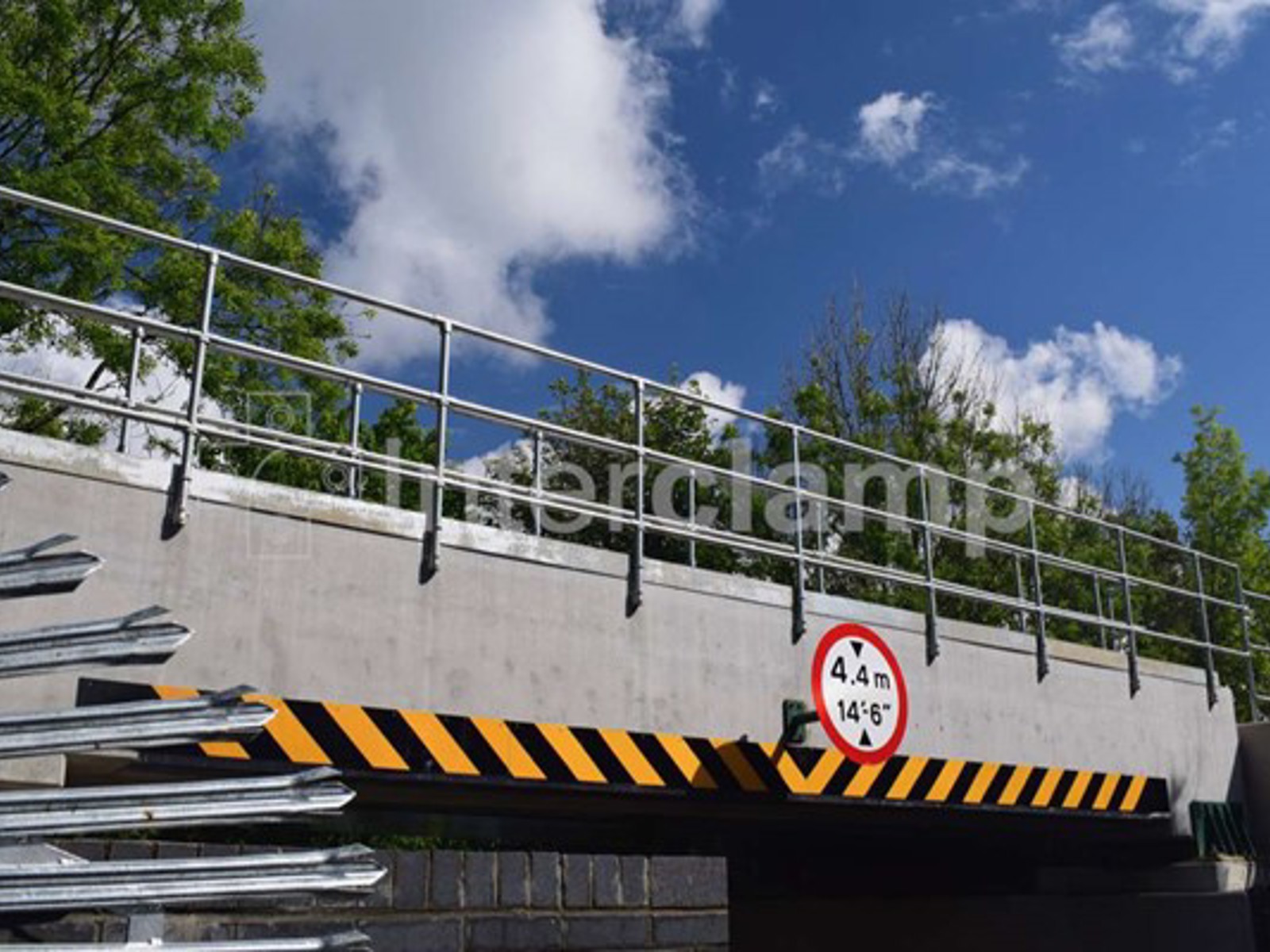 Interclamp 4000 Series - Simplified Modular Handrail System